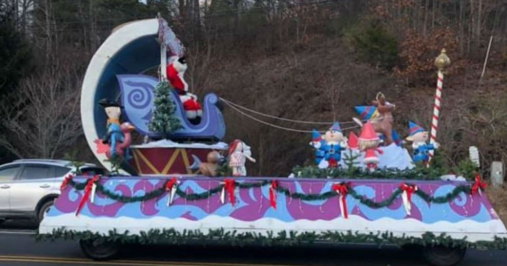 This Small Town Organized A Parade In Honour Of A Disabled Toddler