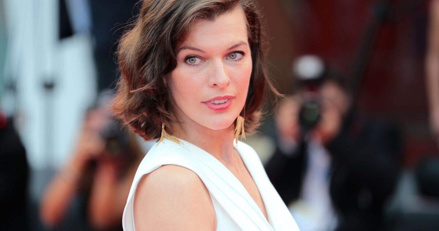 Actress Milla Jovovich Shares New Year's Eve Baby Bump Pics On Instagram