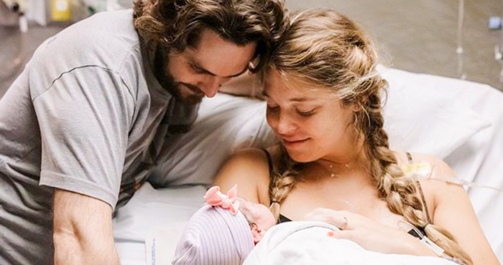 Thomas Rhett And Lauren Akins Celebrate Valentine’s Day With Baby No. 3