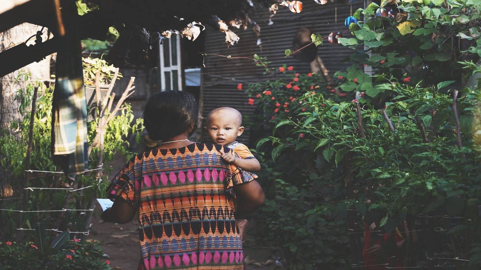 How To Introduce Your Baby To Gardening