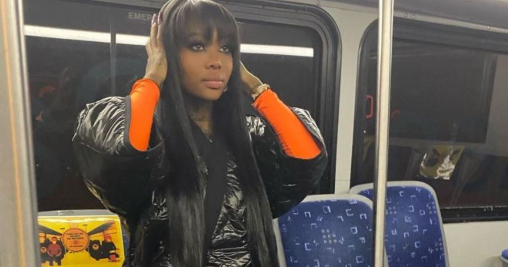 Singer Summer Walker Reveals She's Pregnant