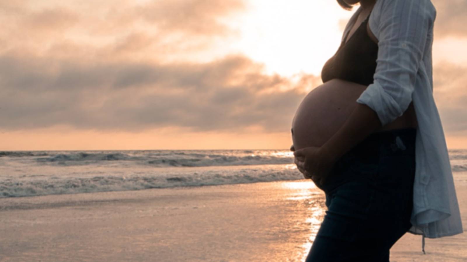 A Holistic Approach To Pregnancy & Childbirth (& 10 Reasons Why It May ...