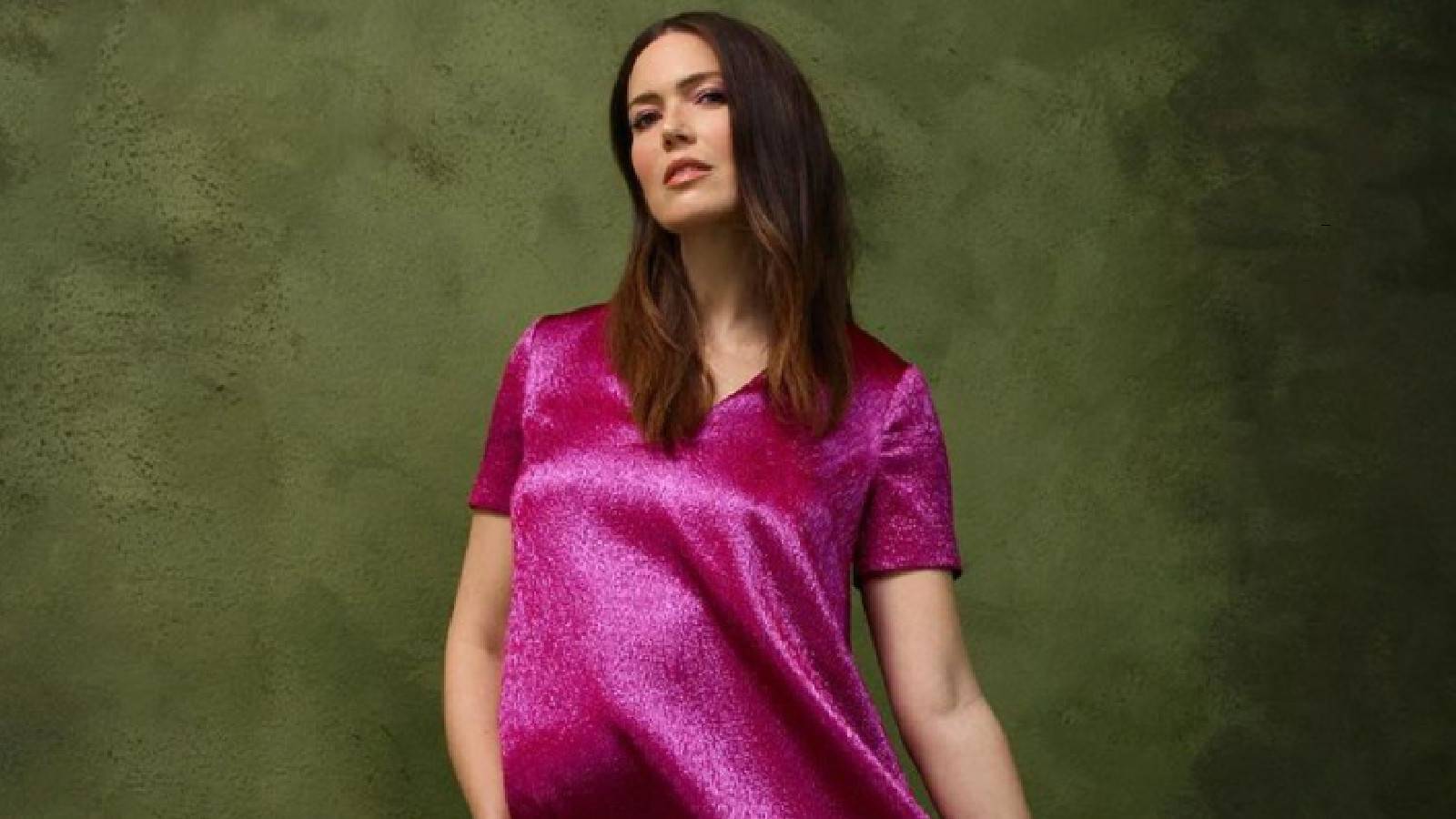 Mandy Moore's Workout Routine While Pregnant: Walking 3 Miles A Day Is ...