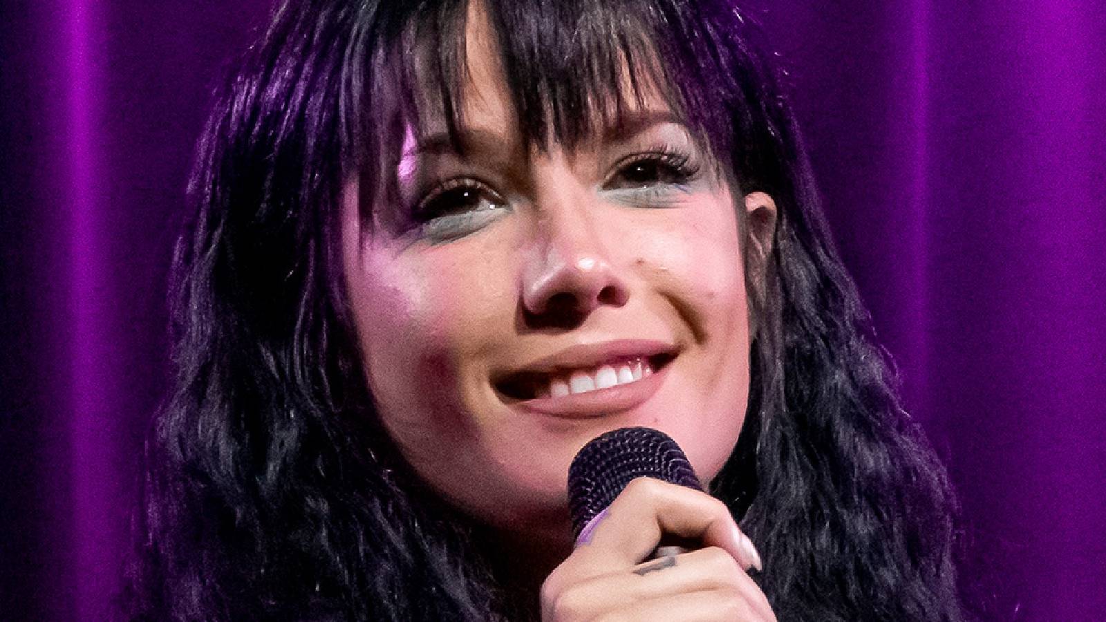 Halsey Treated Like A "Teen Mom" While Pregnant