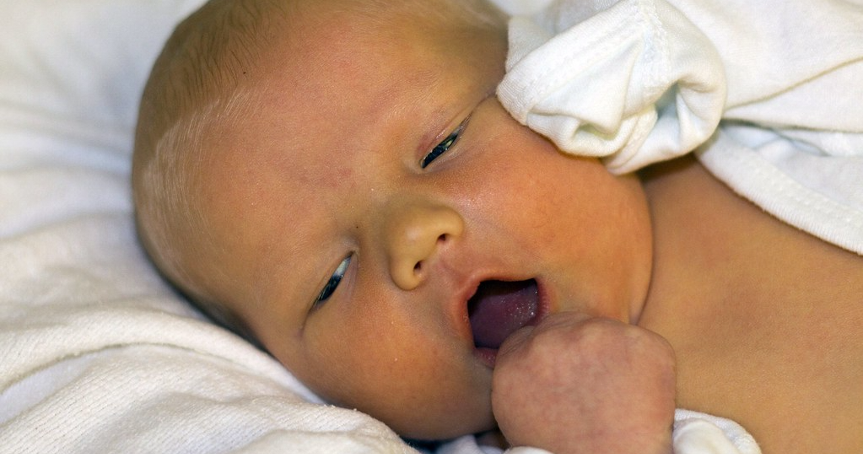 Natural Ways Breastfeeding Moms Lessen Jaundice In Newborns