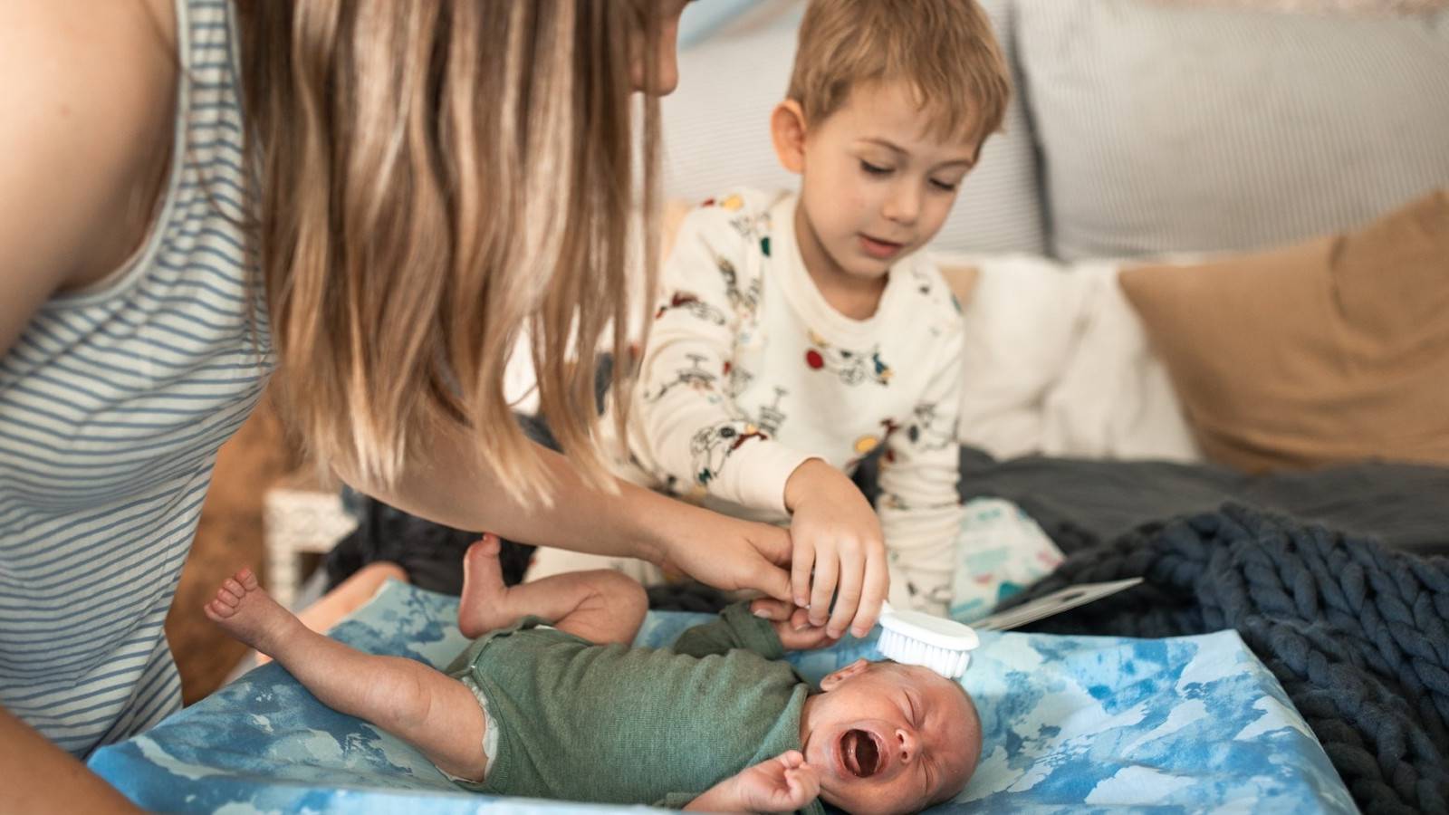 Things To Do With Toddlers While Caring For Newborn